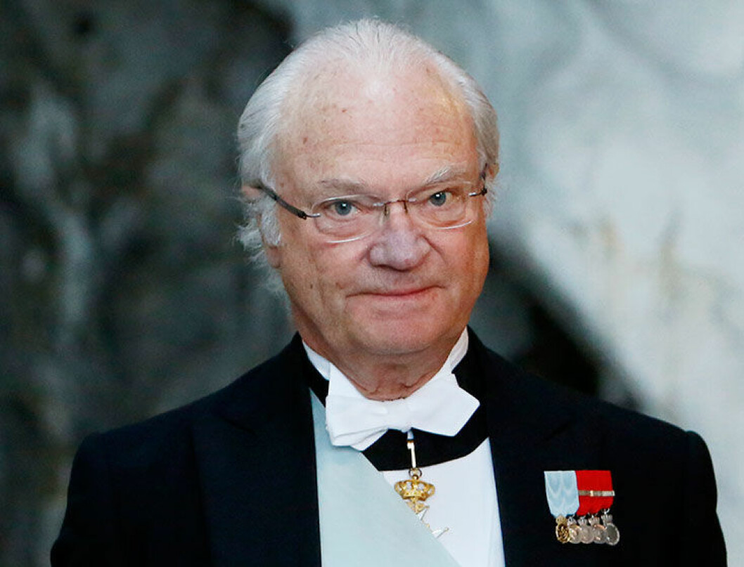 Drottningens pärlregn på jubileumsfesten! | Svensk Dam