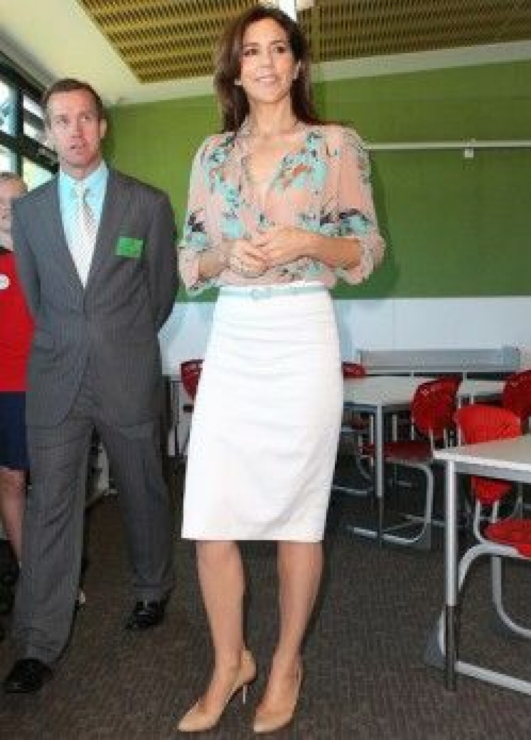 Mary och Frederik provsatt danska stolar | Svensk Dam