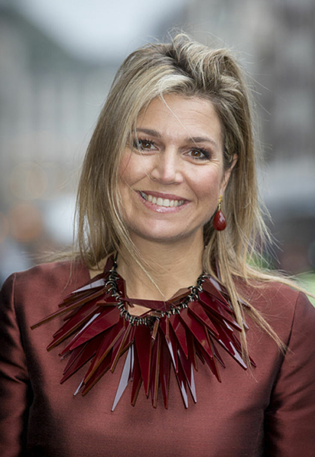 Stora smycken dominerar Máximas drottningstil | Svensk Dam