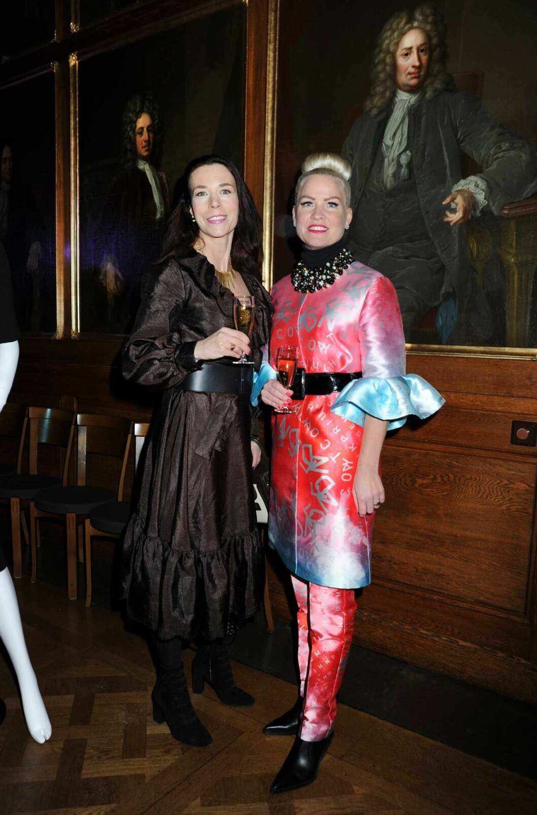 Färgsprakande när Camilla Thulin bjöd på visning | Svensk Dam