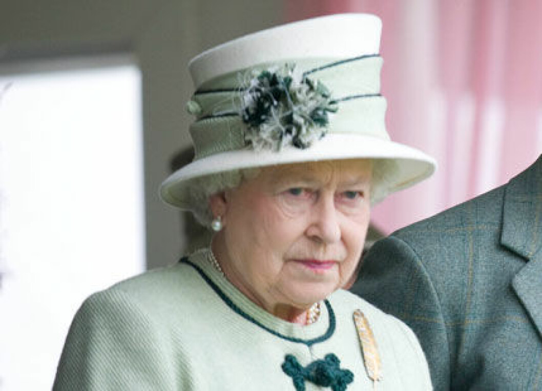 Drottning Elizabeth har gett upp makten över sina pengar | Svensk Dam